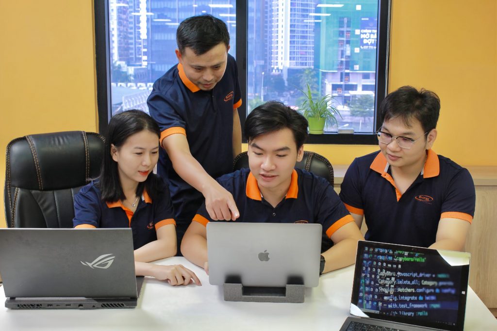 Về EVOTEK – EVOTEK - IT Solutions To Evolve Your Business